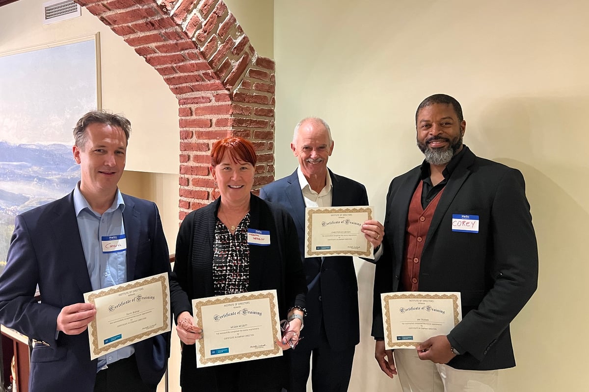 IoD Bermuda celebrate their 2023 Certificate in Company Direction holders | Branch News | IoD